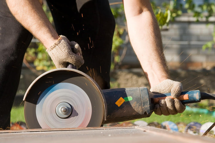 4 Ways to Make Straight Cuts with a Circular Saw | KOR-IT